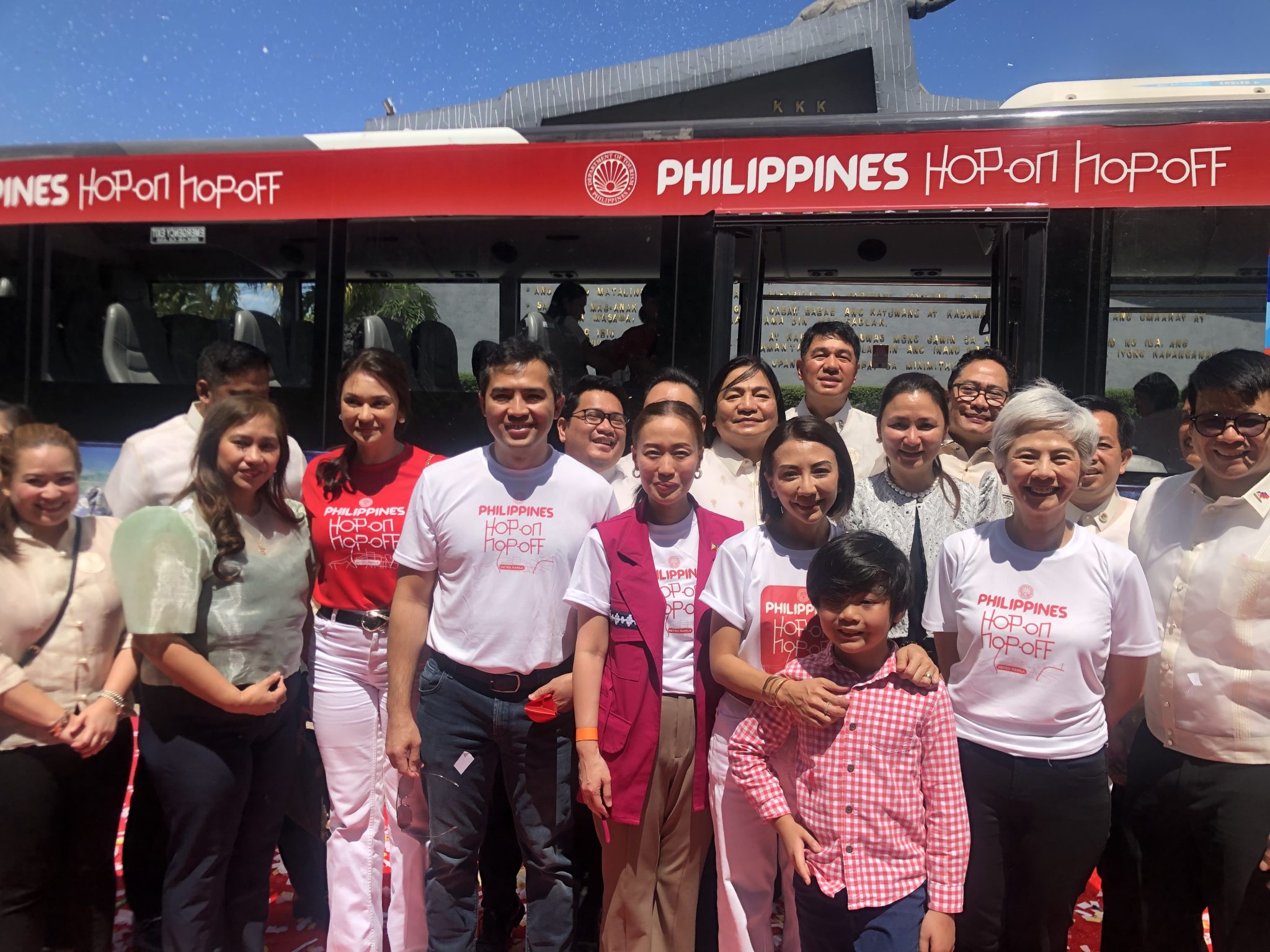 Manila LGU, DOT launch ‘Hop-On Hop-Off’ bus tours – Philippines HoHo